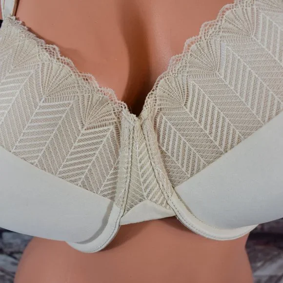 Bali | Intimates & Sleepwear | Bali Beauty 42d Lift Underwire Bra Full ...